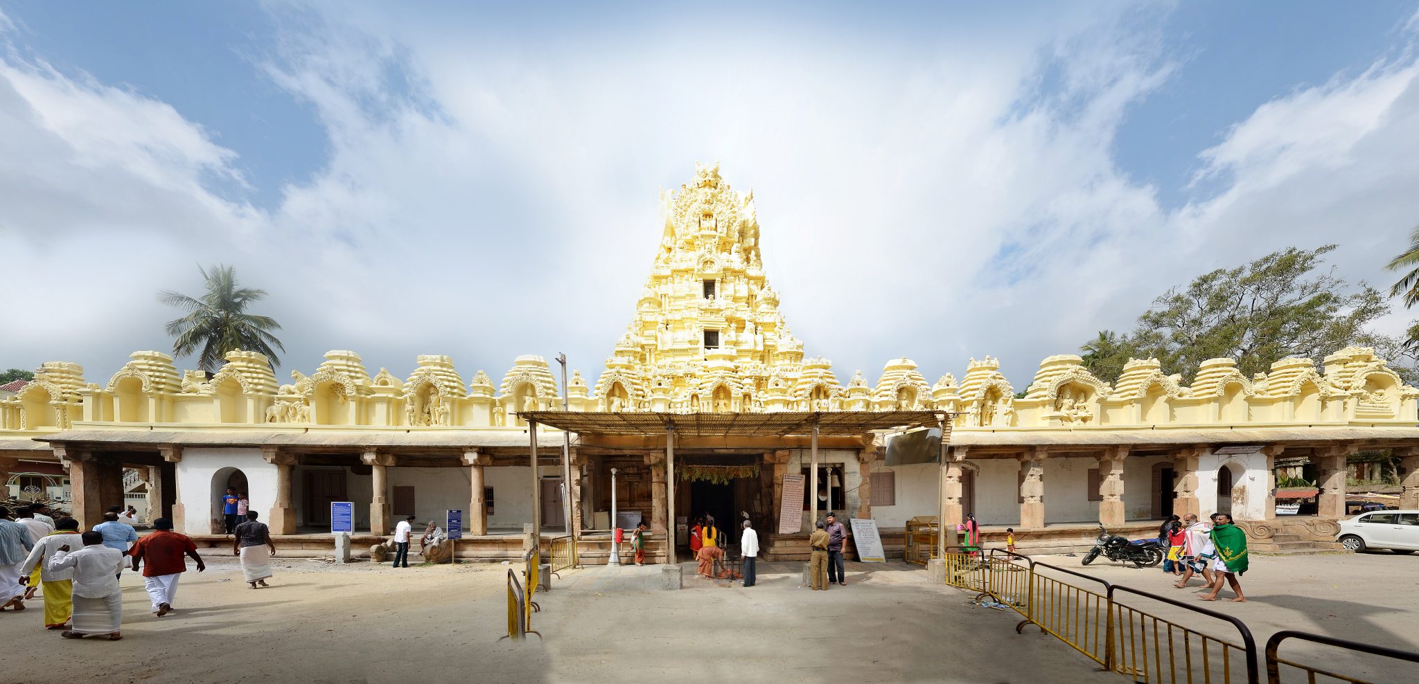 Melukote Cheluvanarayana Swamy Temple | Famous Temples Info Guiders