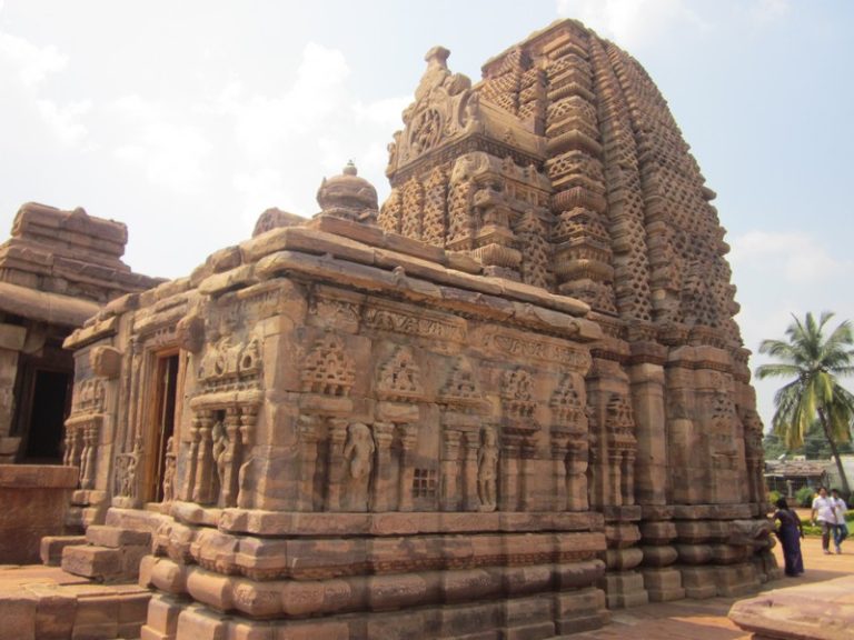 Kashi Vishweshwara Temple Pattadakal | Famous Temples Info Guiders