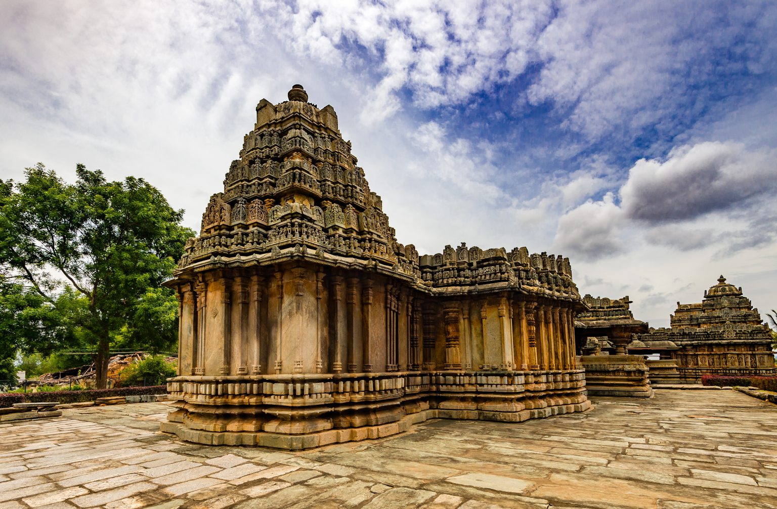 Sri Veera Narayana Temple Belavadi | Famous Temples Info Guiders