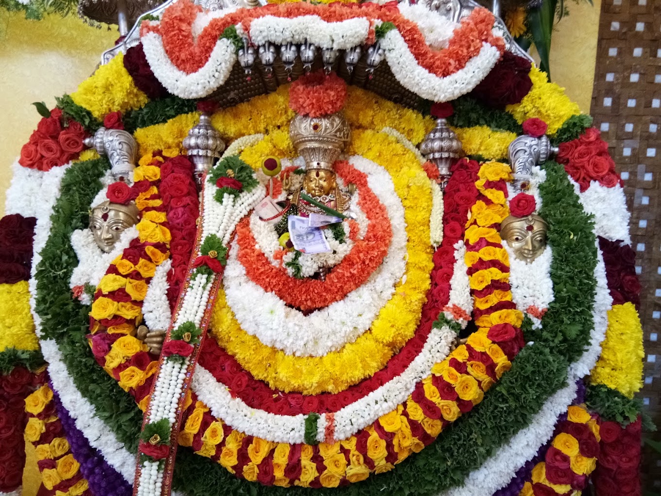Sri Jinnagaradamma Lakshmi Devi Gudi Bangalore | Famous Temples Info ...