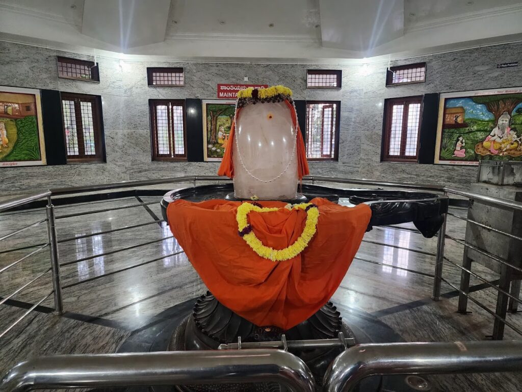 Shri Dwadasha Jyotirlinga Shiva Temple Bangalore | Famous Temples Info ...