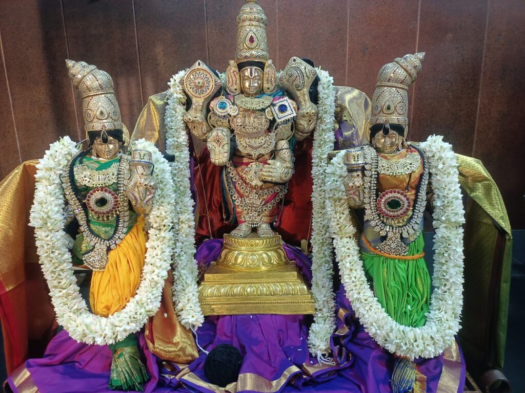 Varaprada Sri Venkateshwara Temple Devagiri Bangalore | Famous Temples ...